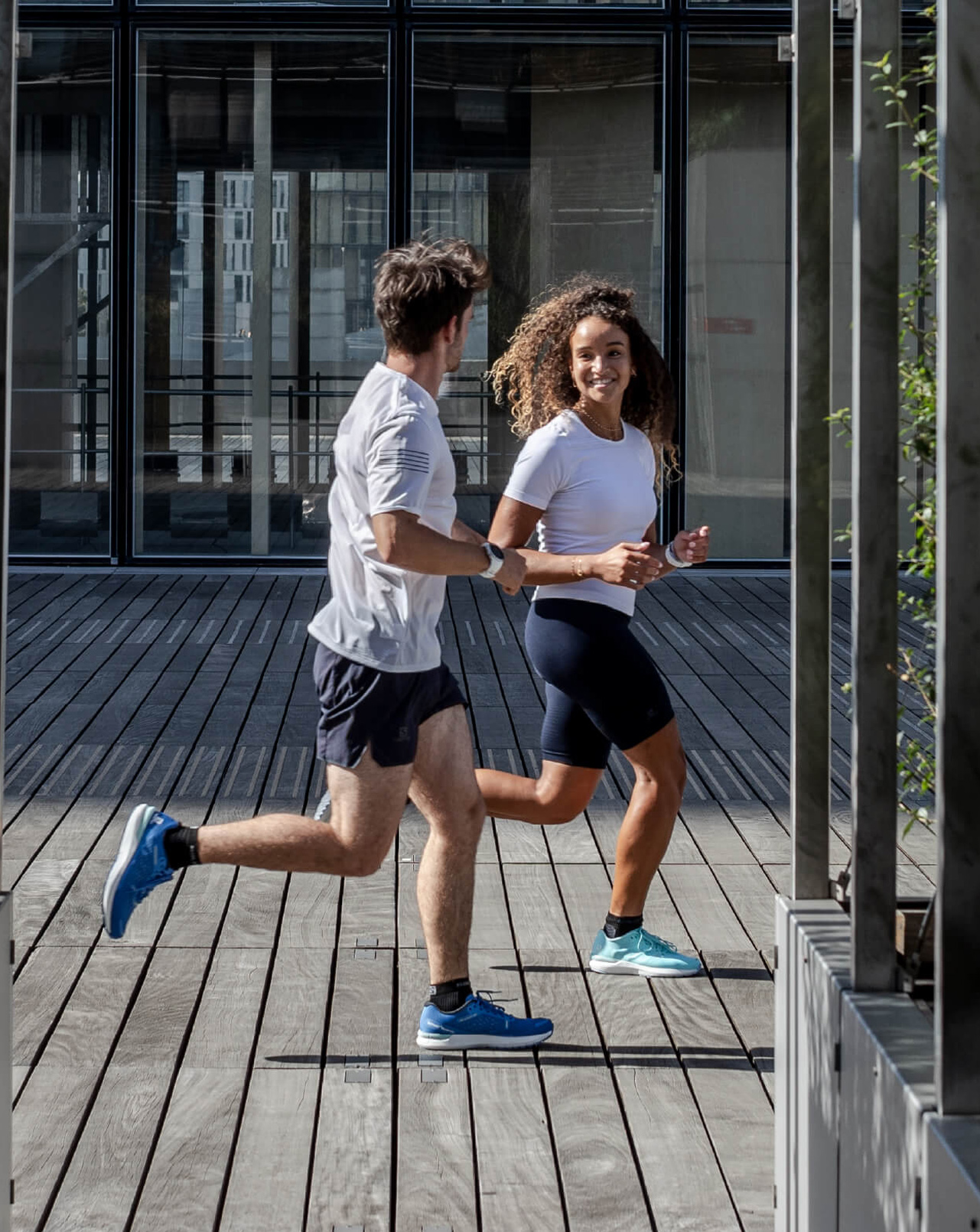 JOGLIS｜皇居ランナーのためのコミュニティステーション